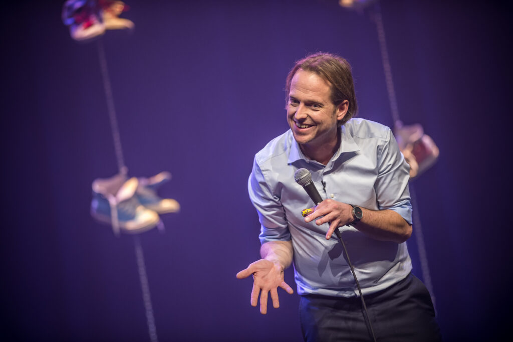 Bas Birker in het theater - George Visser